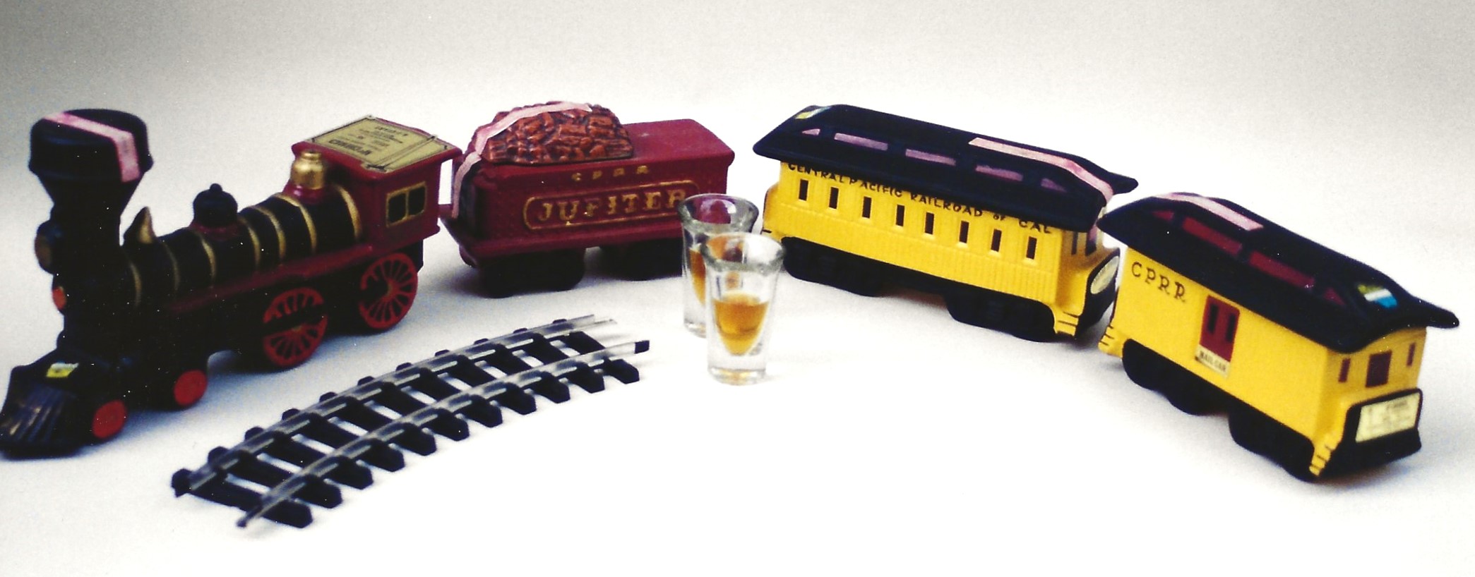 99. Jupiter 60 Iron Horse McCormick Train Decanter Set - McCoy Pottery ...